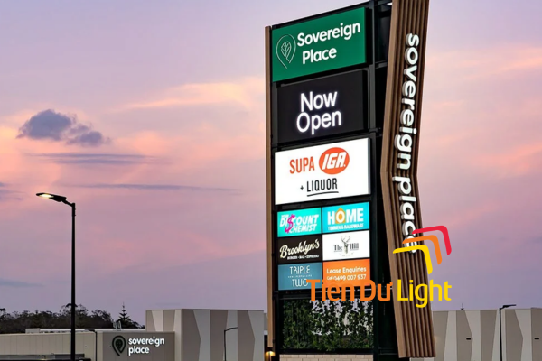 Biển Pylon trung tâm thương mại: Giải pháp dẫn lối, quảng bá hiệu quả